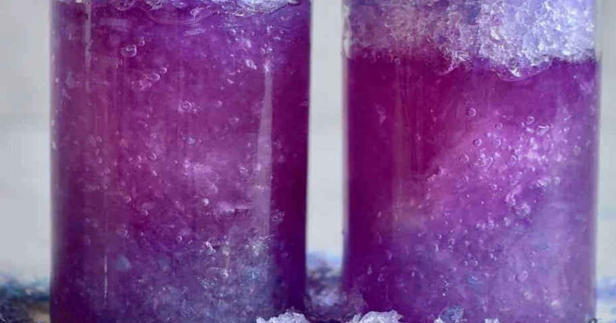15 Crystal-Inspired Cocktails Recipes Guaranteed To Wow Your Guests